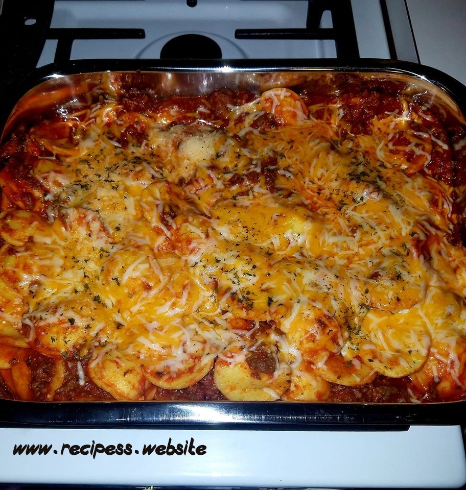 Cheese Ravioli Bake Mixed With Sauce And Ground Beef - Recipes Website