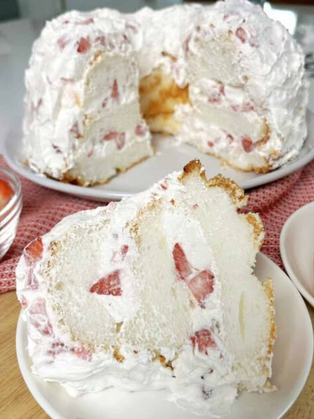 Strawberry Angel Cake: A Delightfully Light and Refreshing Treat ...